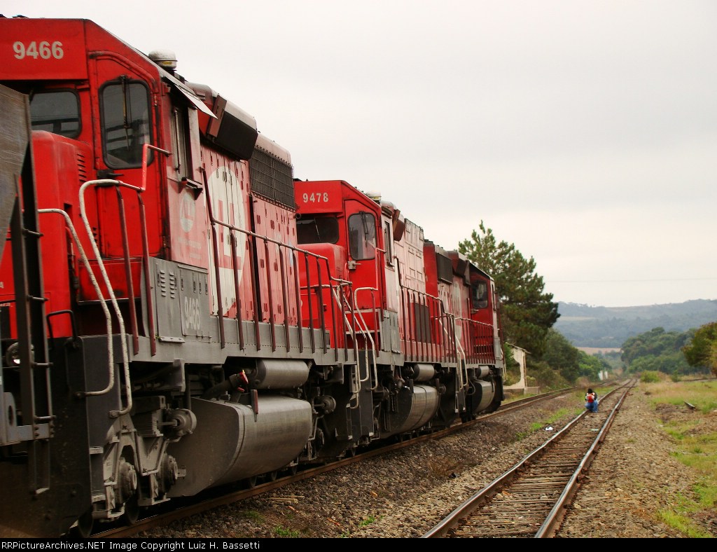SD40-2 9466/9478